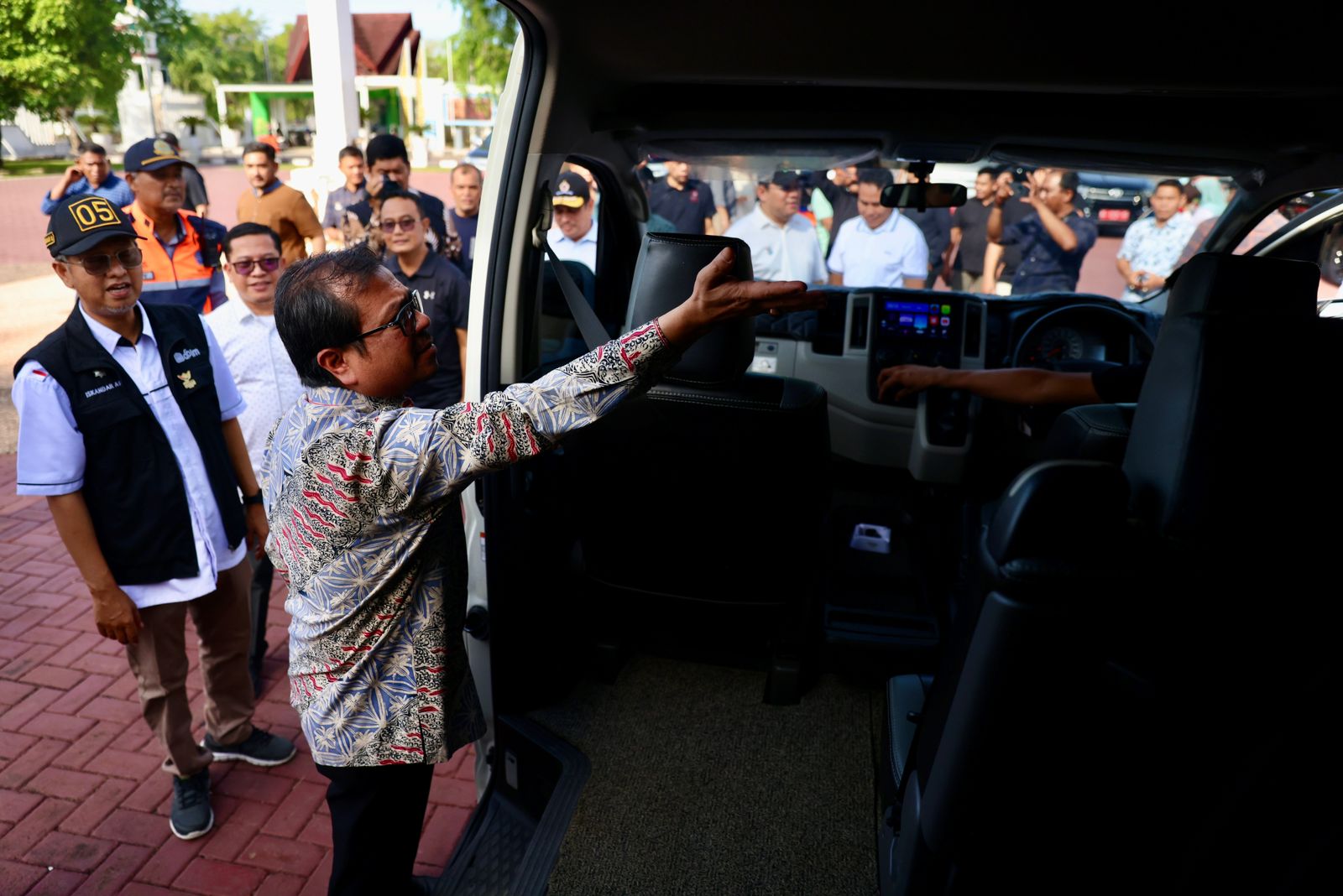 Pemerintah Aceh Gelar Pemeriksaan Fisik Mobil Dinas untuk Transportasi ...