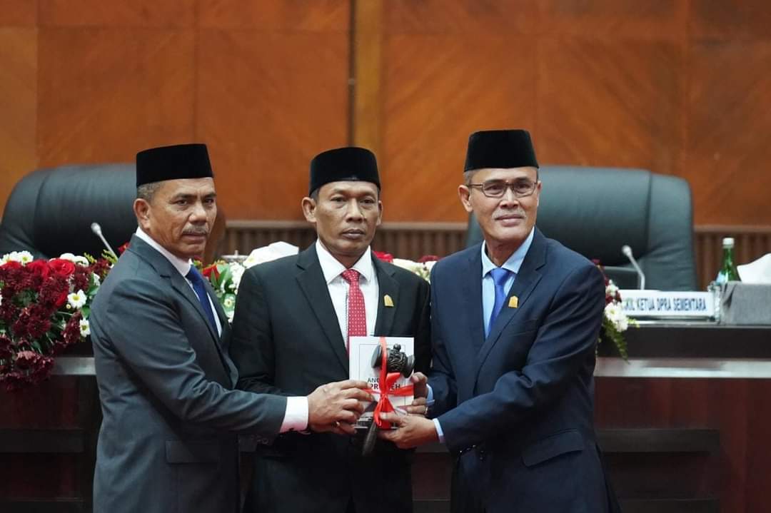 Pimpinan DPRA Periode 2024-2029 Ditetapkan, Zulfadhli Kembali Jabat Ketua